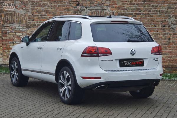 Balts Volkswagen Touareg 2014 Viļņa, ar dzinēja tilpumu 3.00 L un nobraukumu 296 tūkst. km par 13350 €, foto 5 vietnē AUTOMOTO.COM.LV