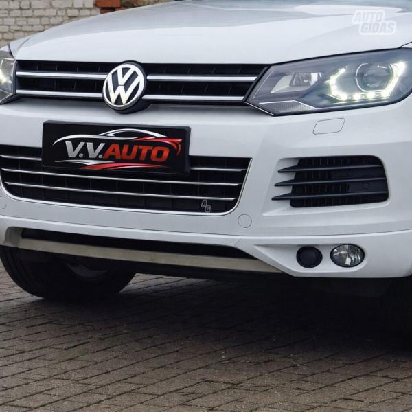 Balts Volkswagen Touareg 2014 Viļņa, ar dzinēja tilpumu 3.00 L un nobraukumu 296 tūkst. km par 13350 €, foto 7 vietnē AUTOMOTO.COM.LV