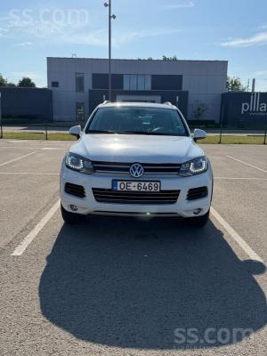 Balts Volkswagen Touareg 2014 Rīga, ar dzinēja tilpumu 3.00 L un nobraukumu 336 tūkst. km par 11000 €, foto 3 vietnē AUTOMOTO.COM.LV