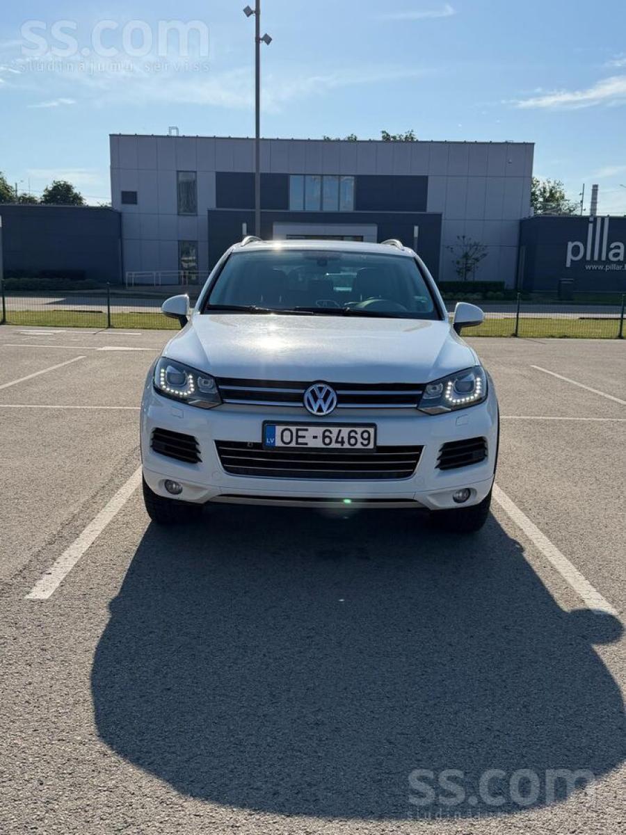 Balts Volkswagen Touareg 2014 Rīga, ar dzinēja tilpumu 3.00 L un nobraukumu 336 tūkst. km par 11000 €, foto 3 vietnē AUTOMOTO.COM.LV