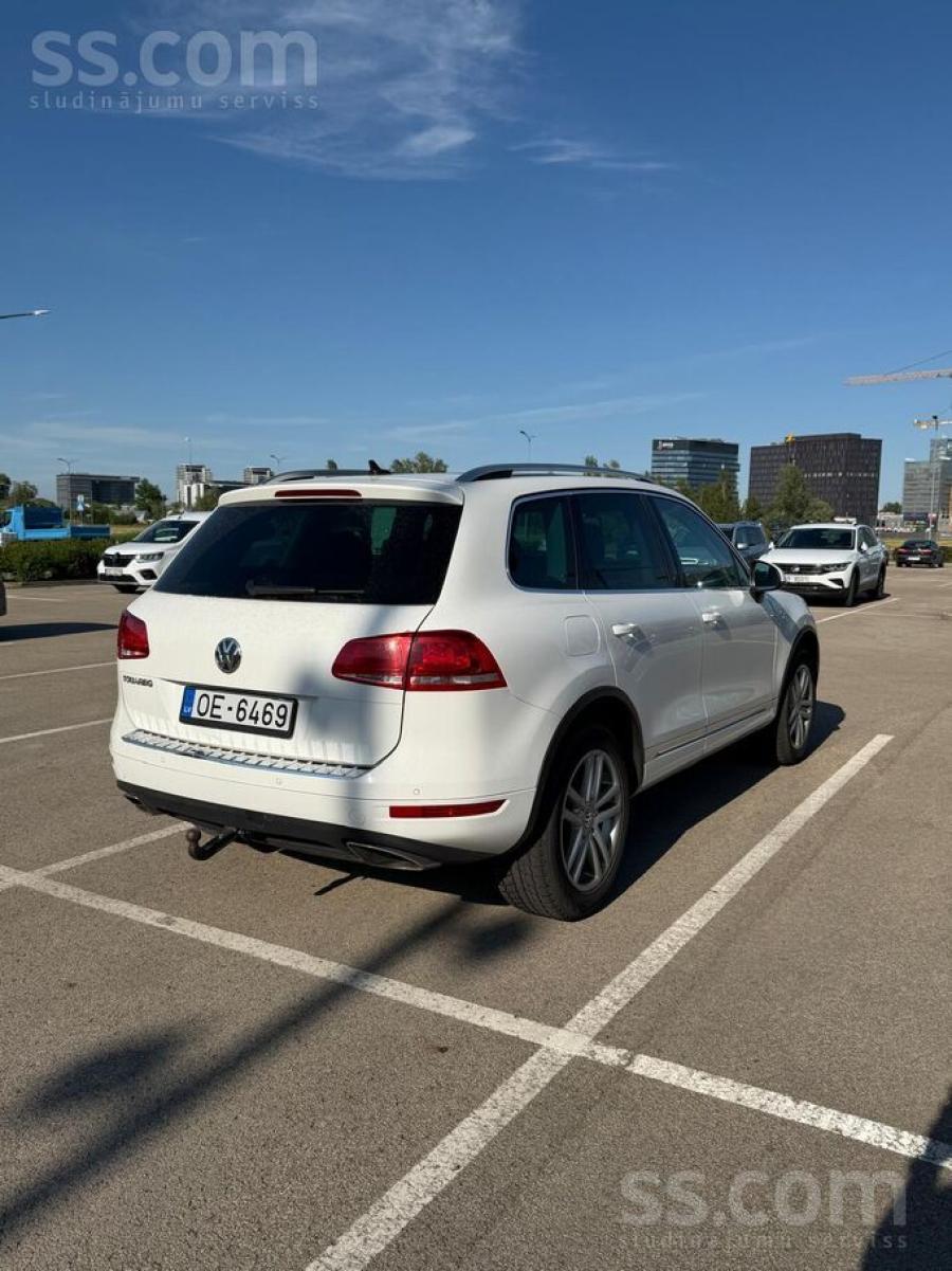 Balts Volkswagen Touareg 2014 Rīga, ar dzinēja tilpumu 3.00 L un nobraukumu 336 tūkst. km par 11000 €, foto 6 vietnē AUTOMOTO.COM.LV