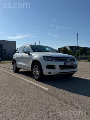 Balts Volkswagen Touareg 2014 Rīga, ar dzinēja tilpumu 3.00 L un nobraukumu 336 tūkst. km par 11000 €, foto 8 vietnē AUTOMOTO.COM.LV