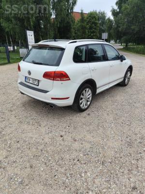 Balts Volkswagen Touareg 2014 Kuldīga, ar dzinēja tilpumu 3.00 L un nobraukumu 315 tūkst. km par 14950 €, foto 4 vietnē AUTOMOTO.COM.LV