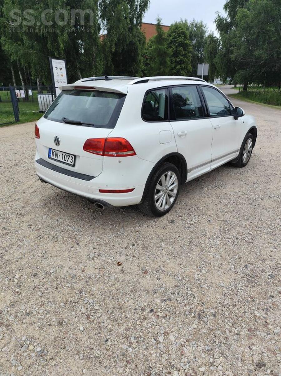 Balts Volkswagen Touareg 2014 Kuldīga, ar dzinēja tilpumu 3.00 L un nobraukumu 315 tūkst. km par 14950 €, foto 4 vietnē AUTOMOTO.COM.LV