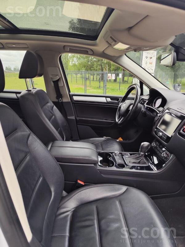 Balts Volkswagen Touareg 2014 Kuldīga, ar dzinēja tilpumu 3.00 L un nobraukumu 315 tūkst. km par 14950 €, foto 7 vietnē AUTOMOTO.COM.LV