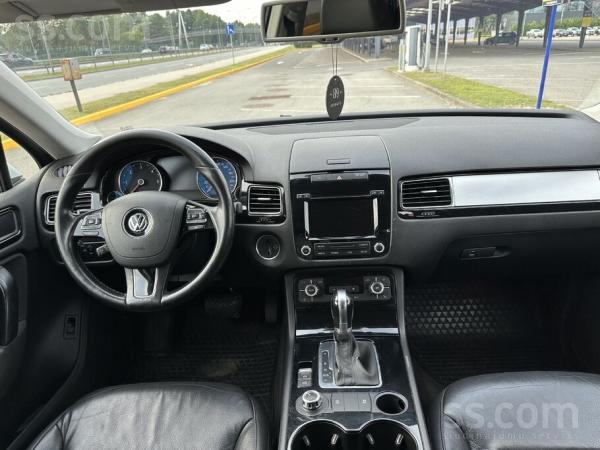 Volkswagen Touareg 2014 Rīga vietnē Balts Volkswagen Touareg 2014 Rīga, ar dzinēja tilpumu 3.00 L un nobraukumu 277 tūkst. km par 9700 €, foto 10 vietnē AUTOMOTO.COM.LV