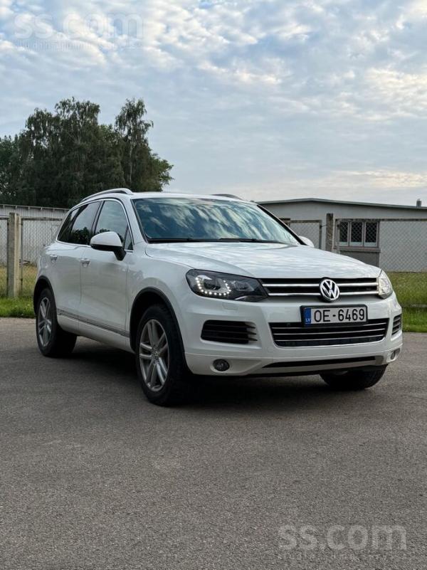 Balts Volkswagen Touareg 2014 Rīga, ar dzinēja tilpumu 3.00 L un nobraukumu 336 tūkst. km par 11000 €, foto 1 vietnē AUTOMOTO.COM.LV