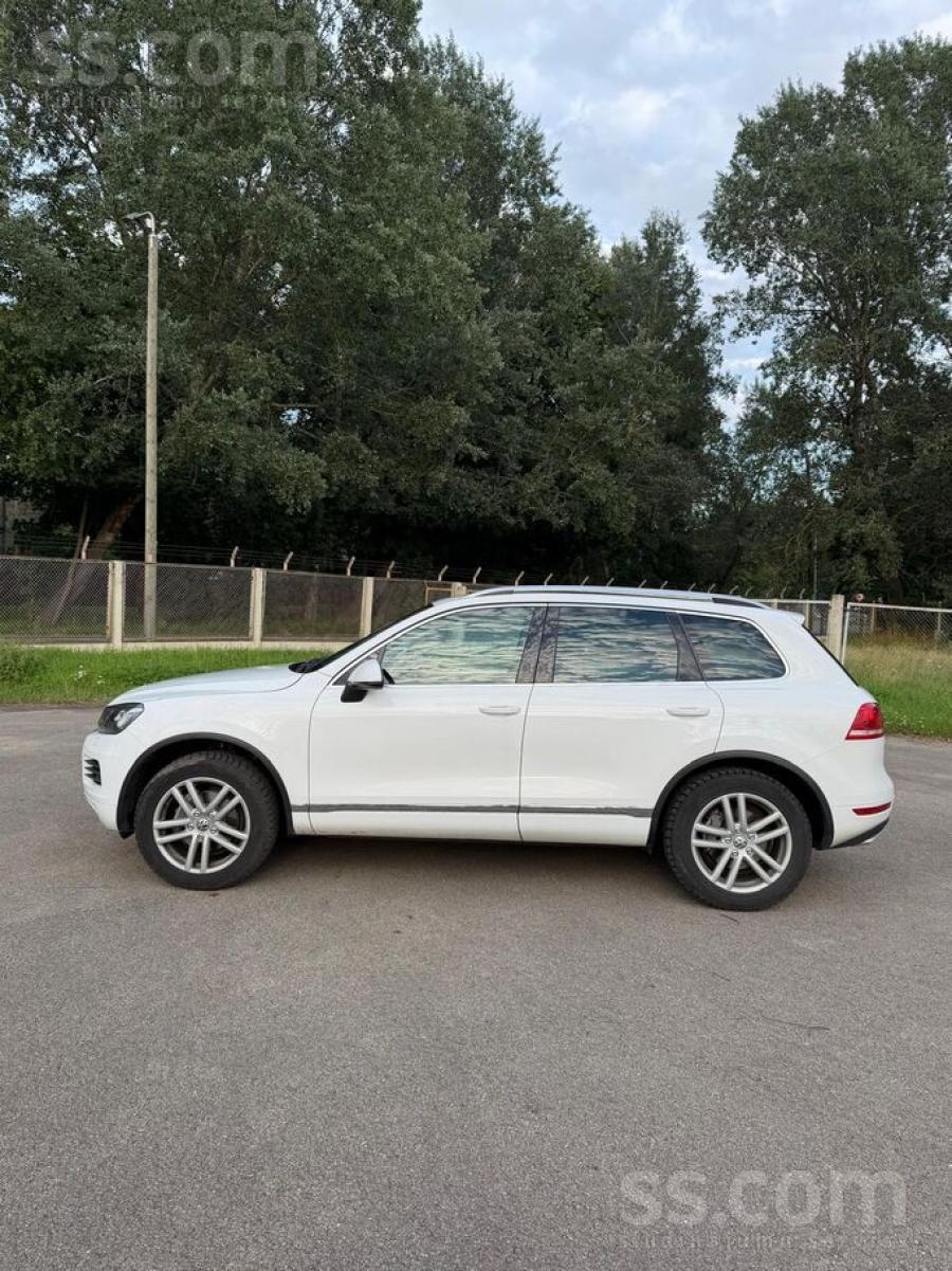 Balts Volkswagen Touareg 2014 Rīga, ar dzinēja tilpumu 3.00 L un nobraukumu 336 tūkst. km par 11000 €, foto 6 vietnē AUTOMOTO.COM.LV