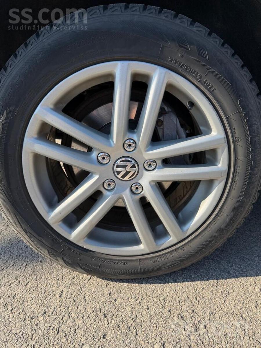 Balts Volkswagen Touareg 2014 Rīga, ar dzinēja tilpumu 3.00 L un nobraukumu 336 tūkst. km par 11000 €, foto 9 vietnē AUTOMOTO.COM.LV