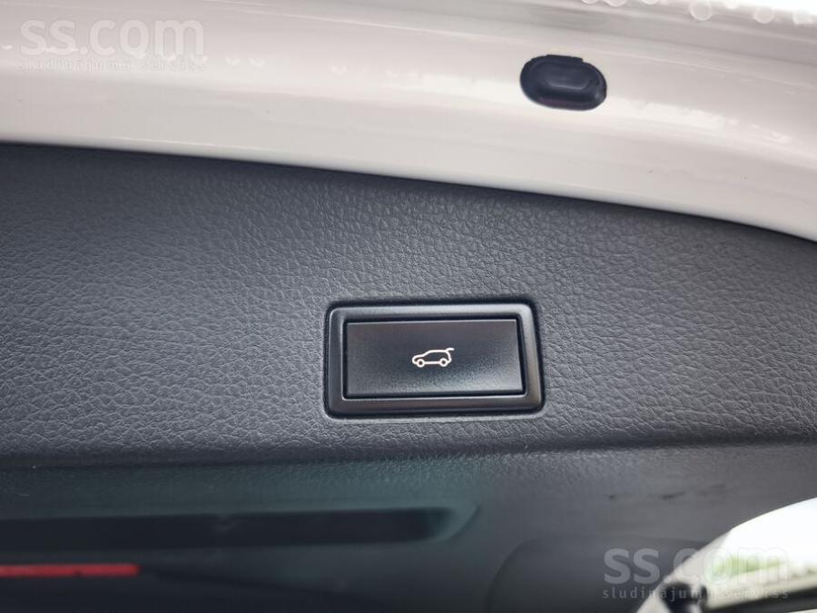 Balts Volkswagen Touareg 2014 Rīga, ar dzinēja tilpumu 3.00 L un nobraukumu 276 tūkst. km par 17000 €, foto 17 vietnē AUTOMOTO.COM.LV