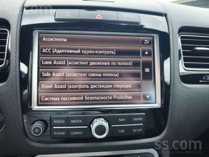 Balts Volkswagen Touareg 2014 Rīga, ar dzinēja tilpumu 3.00 L un nobraukumu 276 tūkst. km par 17000 €, foto 28 vietnē AUTOMOTO.COM.LV