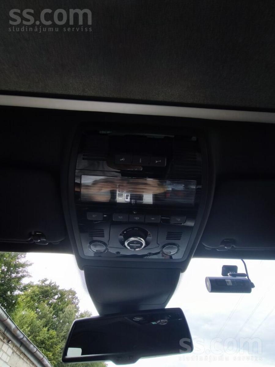 Balts Volkswagen Touareg 2014 Rīga, ar dzinēja tilpumu 3.00 L un nobraukumu 276 tūkst. km par 17000 €, foto 29 vietnē AUTOMOTO.COM.LV