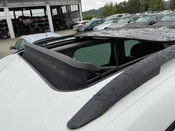 Balts Volkswagen Touareg 2014 Mārupe, ar dzinēja tilpumu 3.00 L un nobraukumu 242 tūkst. km par 15750 €, foto 5 vietnē AUTOMOTO.COM.LV