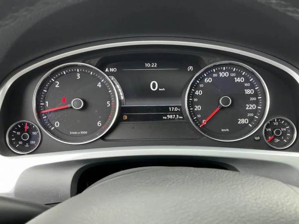 Balts Volkswagen Touareg 2014 Mārupe, ar dzinēja tilpumu 3.00 L un nobraukumu 242 tūkst. km par 15750 €, foto 10 vietnē AUTOMOTO.COM.LV