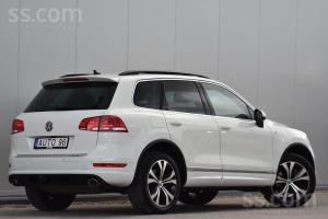 Balts Volkswagen Touareg 2014 Rīga, ar dzinēja tilpumu 3.00 L un nobraukumu 242 tūkst. km par 15750 €, foto 7 vietnē AUTOMOTO.COM.LV