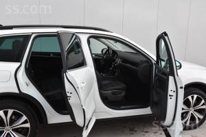 Balts Volkswagen Touareg 2014 Rīga, ar dzinēja tilpumu 3.00 L un nobraukumu 242 tūkst. km par 15750 €, foto 8 vietnē AUTOMOTO.COM.LV