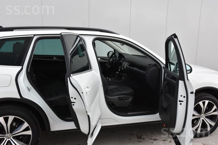Balts Volkswagen Touareg 2014 Rīga, ar dzinēja tilpumu 3.00 L un nobraukumu 242 tūkst. km par 15750 €, foto 8 vietnē AUTOMOTO.COM.LV