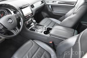 Balts Volkswagen Touareg 2014 Rīga, ar dzinēja tilpumu 3.00 L un nobraukumu 242 tūkst. km par 15750 €, foto 10 vietnē AUTOMOTO.COM.LV