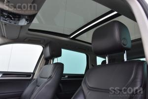 Balts Volkswagen Touareg 2014 Rīga, ar dzinēja tilpumu 3.00 L un nobraukumu 242 tūkst. km par 15750 €, foto 13 vietnē AUTOMOTO.COM.LV