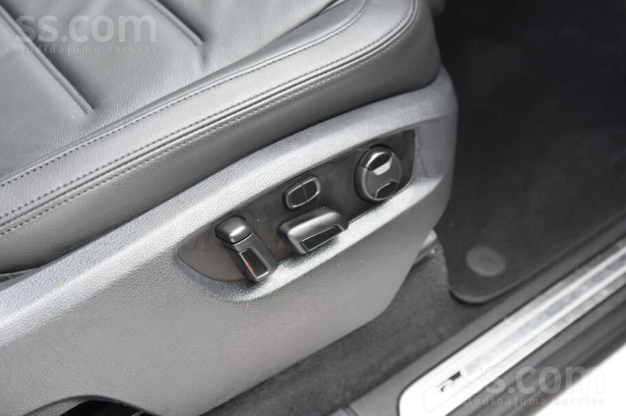 Balts Volkswagen Touareg 2014 Rīga, ar dzinēja tilpumu 3.00 L un nobraukumu 242 tūkst. km par 15750 €, foto 16 vietnē AUTOMOTO.COM.LV