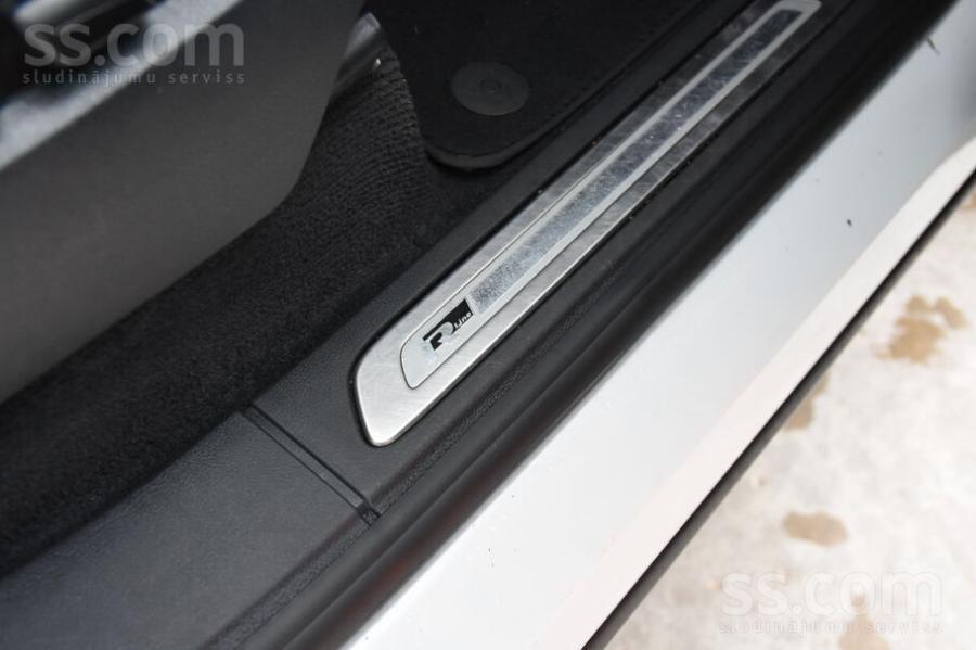 Balts Volkswagen Touareg 2014 Rīga, ar dzinēja tilpumu 3.00 L un nobraukumu 242 tūkst. km par 15750 €, foto 17 vietnē AUTOMOTO.COM.LV