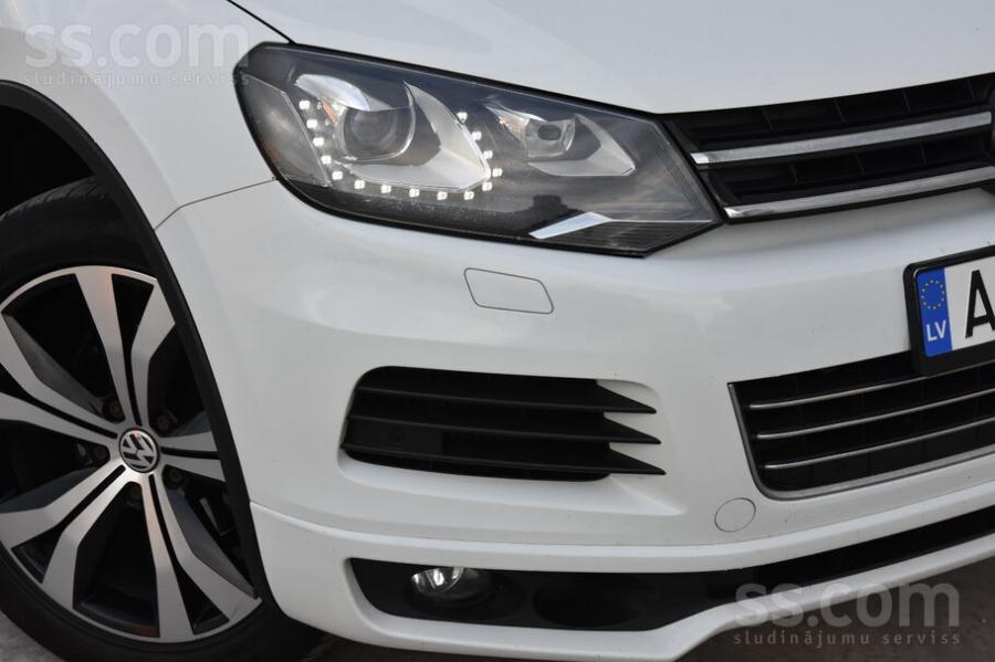 Balts Volkswagen Touareg 2014 Rīga, ar dzinēja tilpumu 3.00 L un nobraukumu 242 tūkst. km par 15750 €, foto 32 vietnē AUTOMOTO.COM.LV
