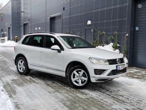 Balts Volkswagen Touareg 2015 Klaipėda, ar dzinēja tilpumu 2.97 L un nobraukumu 292 tūkst. km par 14950 €, foto 2 vietnē AUTOMOTO.COM.LV