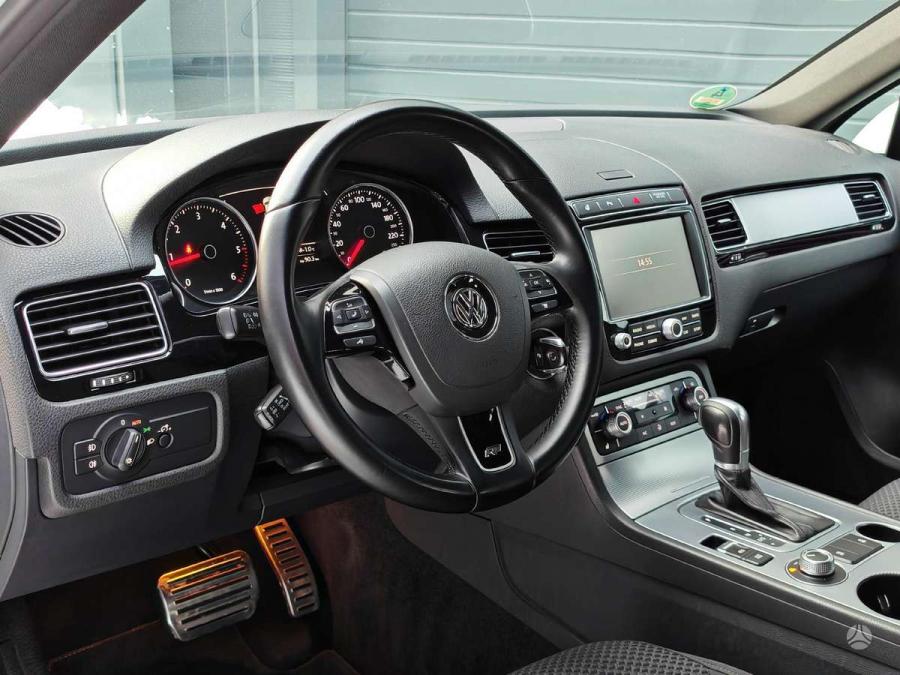 Balts Volkswagen Touareg 2015 Klaipėda, ar dzinēja tilpumu 2.97 L un nobraukumu 292 tūkst. km par 14950 €, foto 20 vietnē AUTOMOTO.COM.LV
