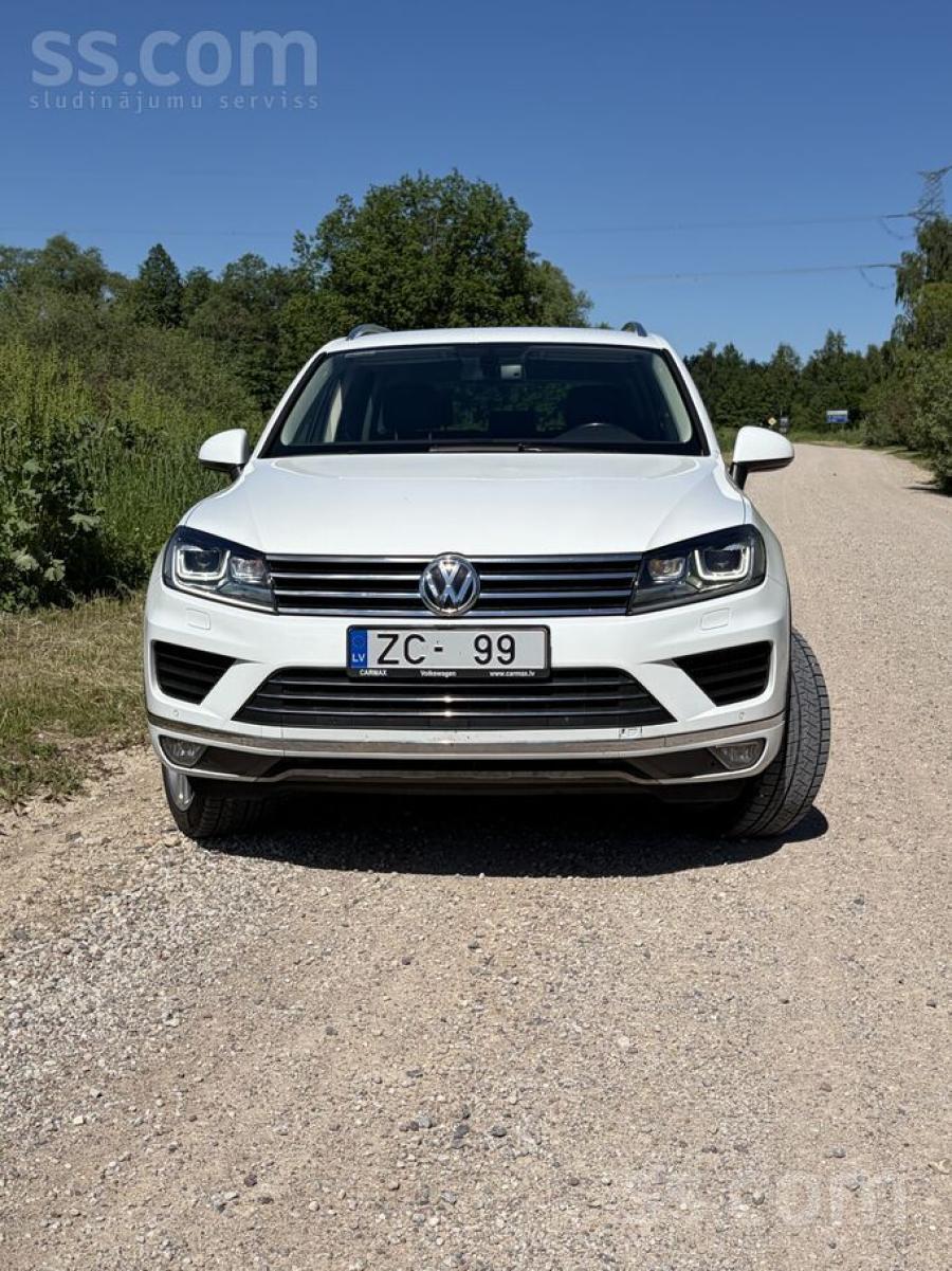 Balts Volkswagen Touareg 2015 Rīga, ar dzinēja tilpumu 3.00 L un nobraukumu 257 tūkst. km par 14200 €, foto 4 vietnē AUTOMOTO.COM.LV