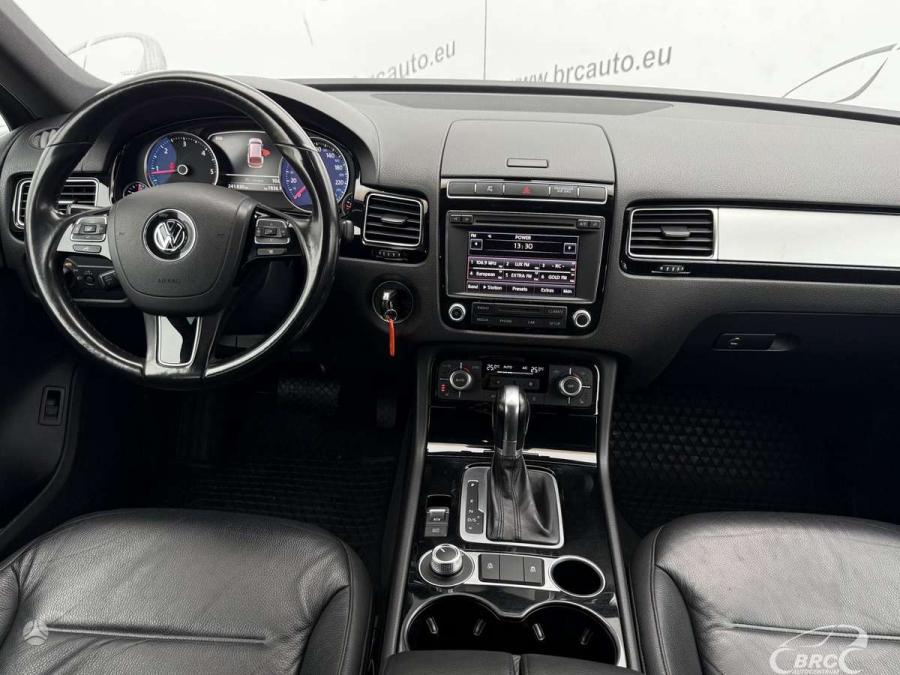 Balts Volkswagen Touareg 2015 Klaipėda, ar dzinēja tilpumu 2.97 L un nobraukumu 242 tūkst. km par 11900 €, foto 6 vietnē AUTOMOTO.COM.LV