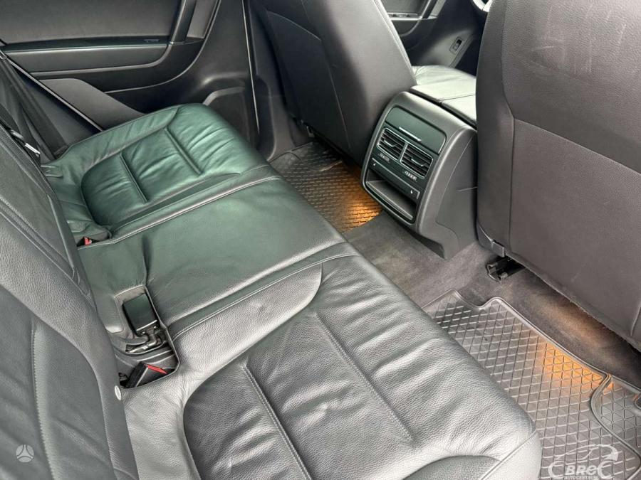 Balts Volkswagen Touareg 2015 Klaipėda, ar dzinēja tilpumu 2.97 L un nobraukumu 242 tūkst. km par 11900 €, foto 8 vietnē AUTOMOTO.COM.LV