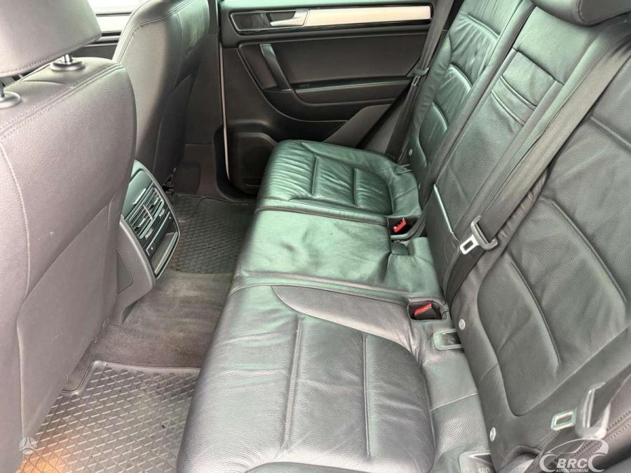 Balts Volkswagen Touareg 2015 Klaipėda, ar dzinēja tilpumu 2.97 L un nobraukumu 242 tūkst. km par 11900 €, foto 15 vietnē AUTOMOTO.COM.LV