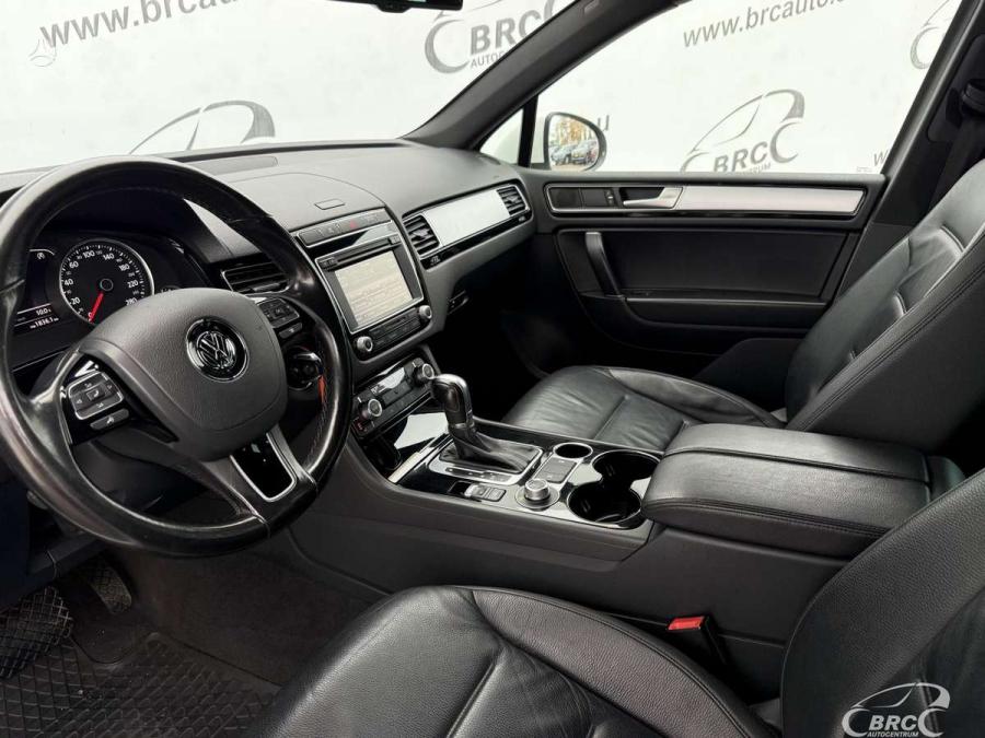 Balts Volkswagen Touareg 2015 Klaipėda, ar dzinēja tilpumu 2.97 L un nobraukumu 242 tūkst. km par 11900 €, foto 17 vietnē AUTOMOTO.COM.LV
