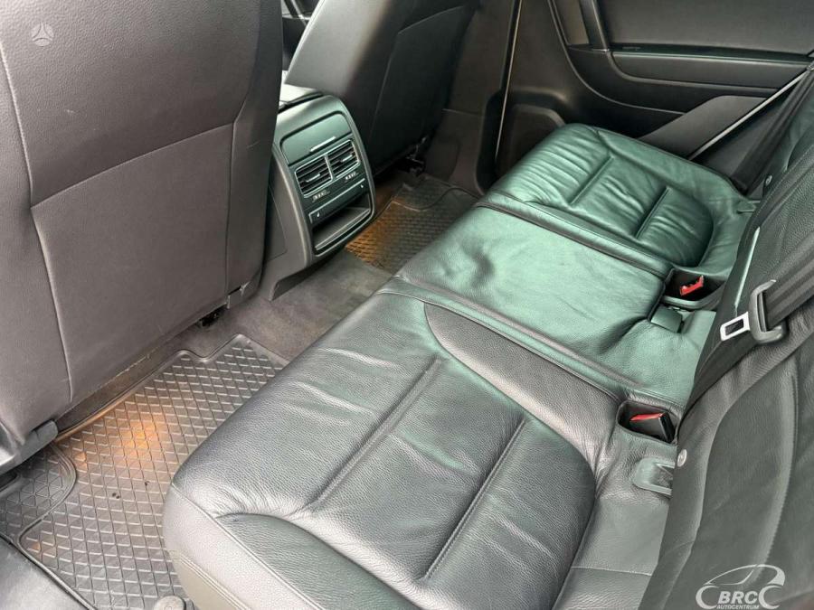 Balts Volkswagen Touareg 2015 Klaipėda, ar dzinēja tilpumu 2.97 L un nobraukumu 242 tūkst. km par 11900 €, foto 19 vietnē AUTOMOTO.COM.LV
