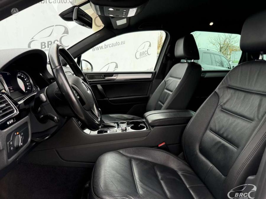 Balts Volkswagen Touareg 2015 Klaipėda, ar dzinēja tilpumu 2.97 L un nobraukumu 242 tūkst. km par 11900 €, foto 22 vietnē AUTOMOTO.COM.LV