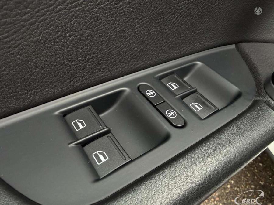 Balts Volkswagen Touareg 2015 Klaipėda, ar dzinēja tilpumu 2.97 L un nobraukumu 242 tūkst. km par 11900 €, foto 25 vietnē AUTOMOTO.COM.LV