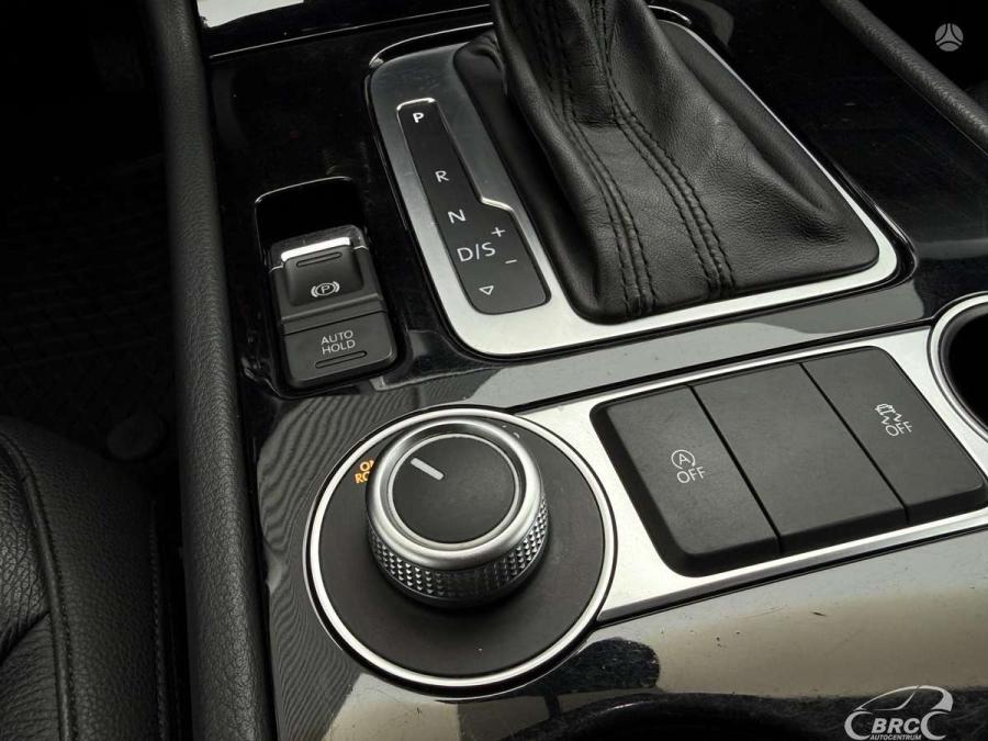 Balts Volkswagen Touareg 2015 Klaipėda, ar dzinēja tilpumu 2.97 L un nobraukumu 242 tūkst. km par 11900 €, foto 31 vietnē AUTOMOTO.COM.LV
