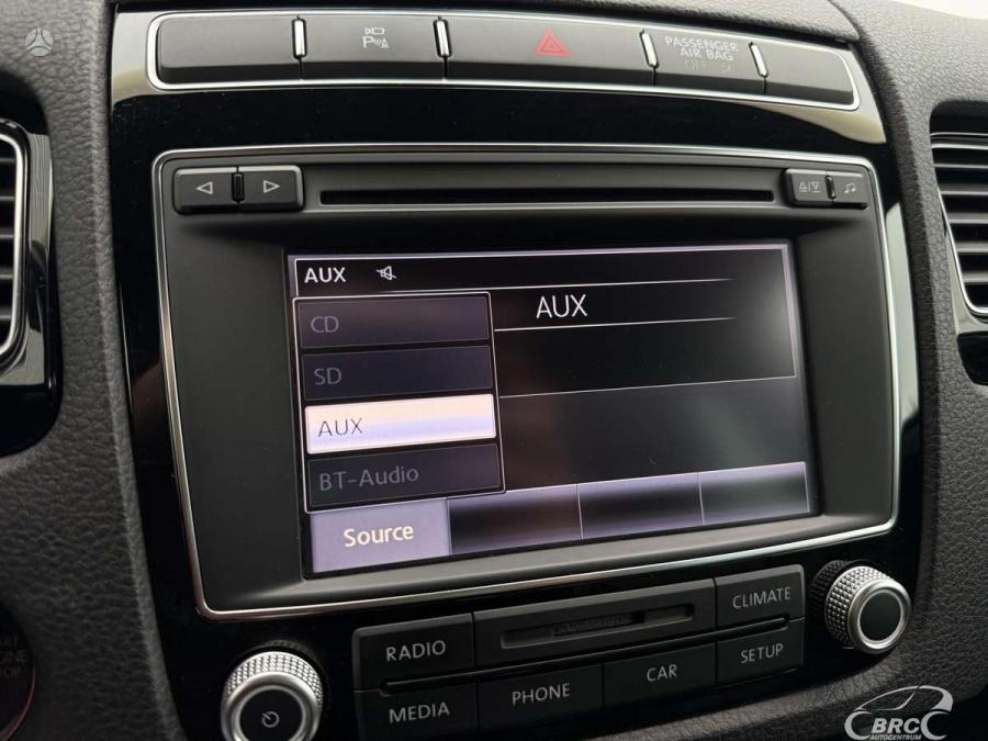 Balts Volkswagen Touareg 2015 Klaipėda, ar dzinēja tilpumu 2.97 L un nobraukumu 242 tūkst. km par 11900 €, foto 32 vietnē AUTOMOTO.COM.LV