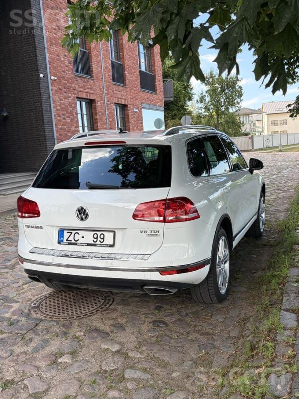 Balts Volkswagen Touareg 2015 Rīga, ar dzinēja tilpumu 3.00 L un nobraukumu 258 tūkst. km par 13500 €, foto 5 vietnē AUTOMOTO.COM.LV