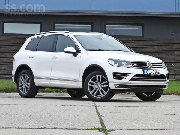 Balts Volkswagen Touareg 2015 Rīga, ar dzinēja tilpumu 3.00 L un nobraukumu 240 tūkst. km par 17490 €, foto 3 vietnē AUTOMOTO.COM.LV