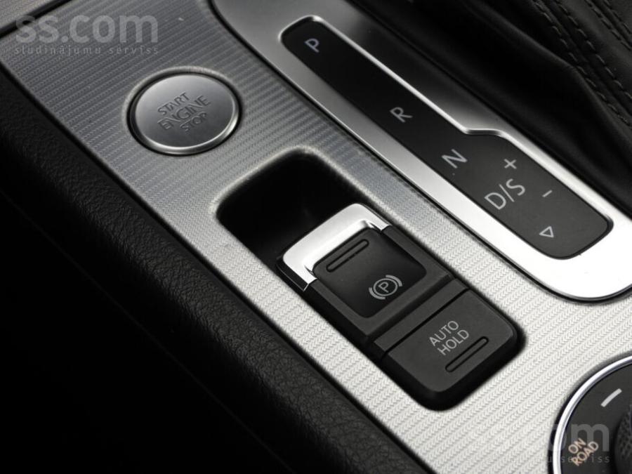 White Volkswagen Touareg 2015 in Riga, with an engine capacity of 3.00 L and mileage of 240 thousand km for 17490 €, photo 25 on AUTOMOTO.COM.LV