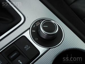 White Volkswagen Touareg 2015 in Riga, with an engine capacity of 3.00 L and mileage of 240 thousand km for 17490 €, photo 26 on AUTOMOTO.COM.LV