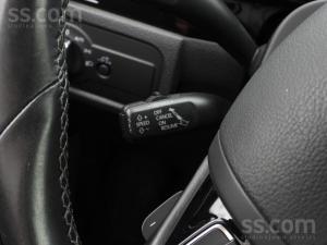 White Volkswagen Touareg 2015 in Riga, with an engine capacity of 3.00 L and mileage of 240 thousand km for 17490 €, photo 35 on AUTOMOTO.COM.LV