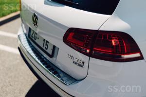White Volkswagen Touareg 2015 in Riga, with an engine capacity of 3.00 L and mileage of 225 thousand km for 16900 €, photo 6 on AUTOMOTO.COM.LV