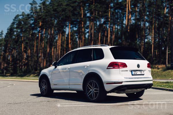 Balts Volkswagen Touareg 2015 Rīga, ar dzinēja tilpumu 3.00 L un nobraukumu 225 tūkst. km par 16900 €, foto 6 vietnē AUTOMOTO.COM.LV