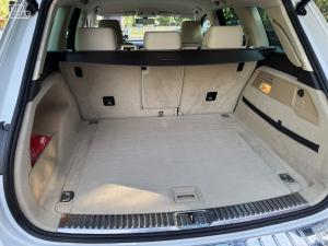 White Volkswagen Touareg 2015 in Vilnius, with an engine capacity of 3.00 L and mileage of 214 thousand km for 10950 €, photo 14 on AUTOMOTO.COM.LV
