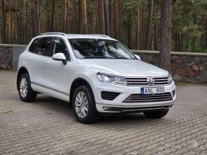 Balts Volkswagen Touareg 2016 Klaipėda, ar dzinēja tilpumu 2.97 L un nobraukumu 213 tūkst. km par 19500 €, foto  vietnē AUTOMOTO.COM.LV
