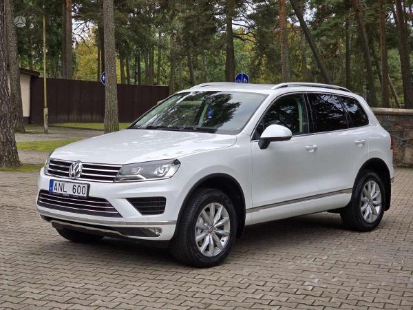 Balts Volkswagen Touareg 2016 Klaipėda, ar dzinēja tilpumu 2.97 L un nobraukumu 213 tūkst. km par 19500 €, foto 2 vietnē AUTOMOTO.COM.LV