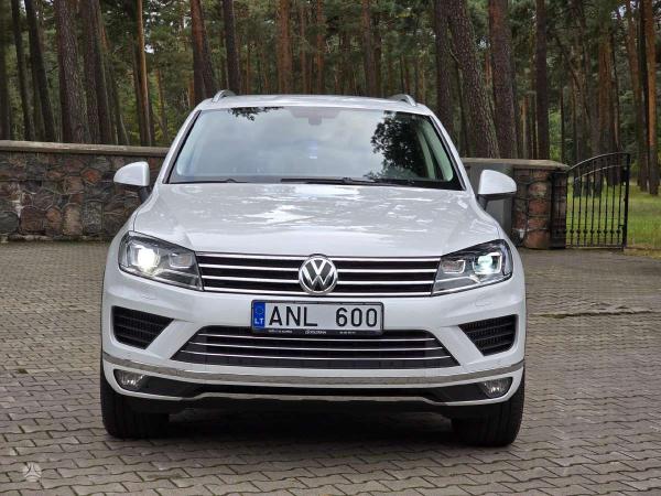 Balts Volkswagen Touareg 2016 Klaipėda, ar dzinēja tilpumu 2.97 L un nobraukumu 213 tūkst. km par 19500 €, foto 3 vietnē AUTOMOTO.COM.LV