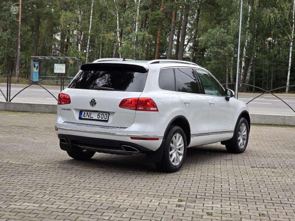 Balts Volkswagen Touareg 2016 Klaipėda, ar dzinēja tilpumu 2.97 L un nobraukumu 213 tūkst. km par 19500 €, foto 7 vietnē AUTOMOTO.COM.LV